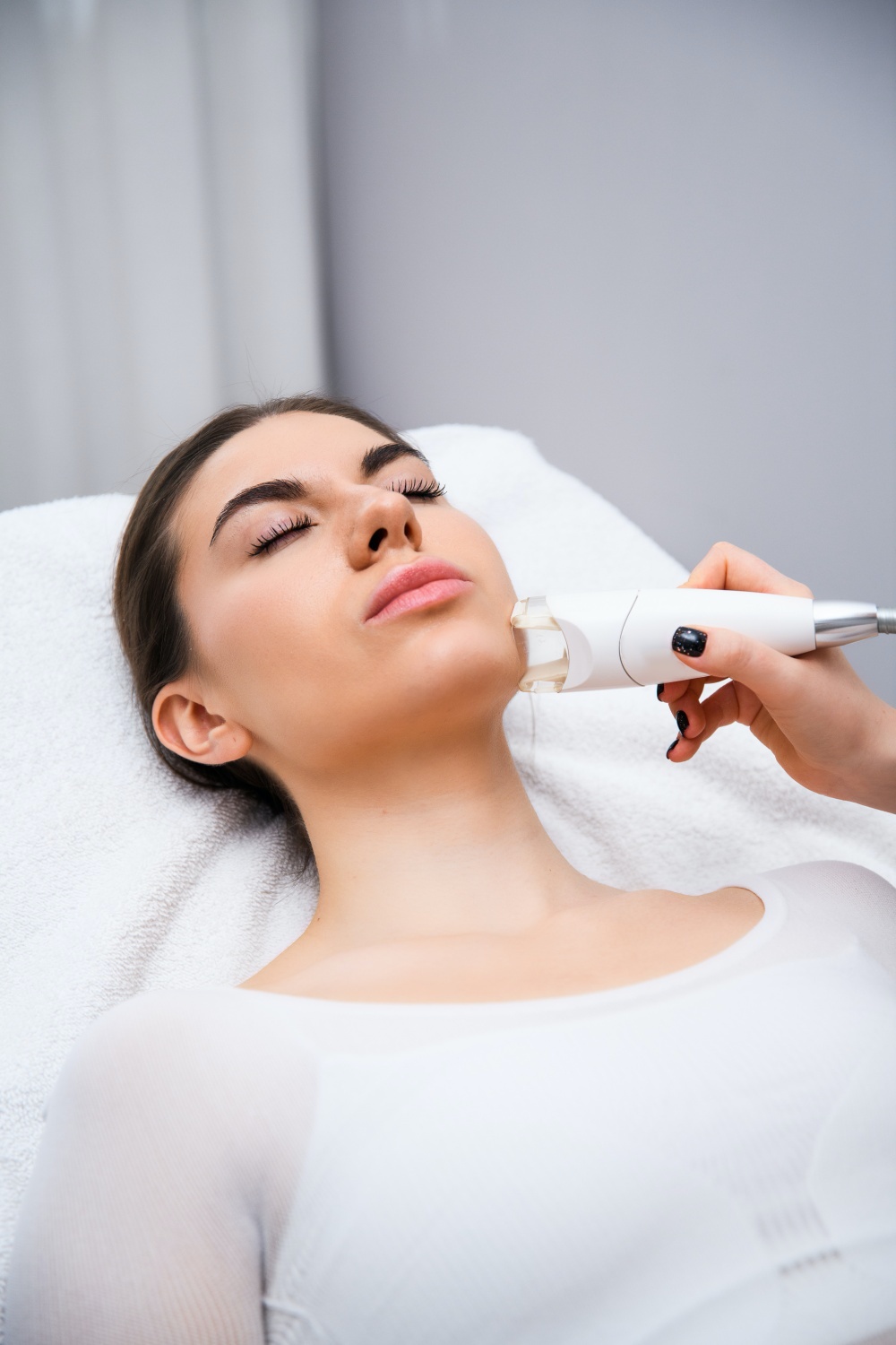 Wskazania - Poprawa owalu twarzy - Derm Expert